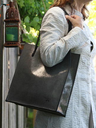 Jutta Neumann Yoshi Bag in Pewter Shantung : Ped Shoes - Order online ...