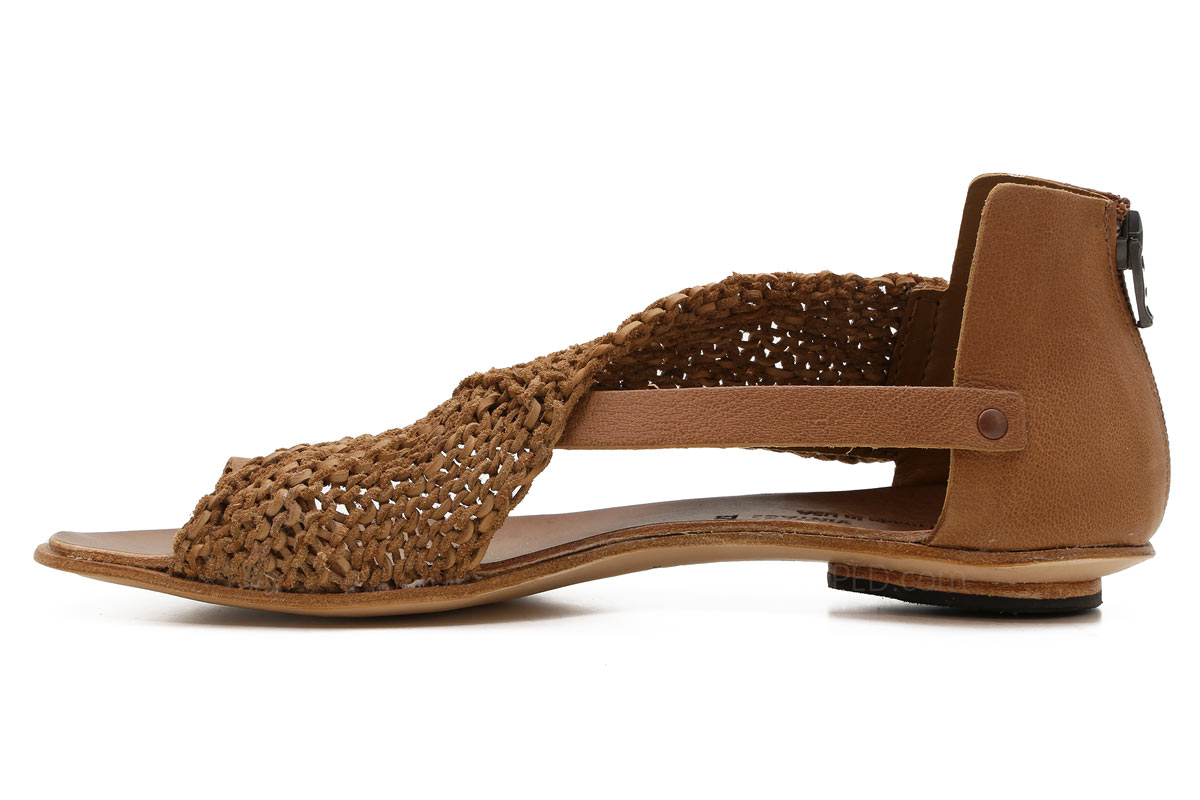 Cydwoq Felis in Camel : Ped Shoes - Order online or 866.700.SHOE (7463).